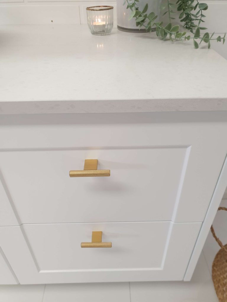 Amity - Classique Vanities